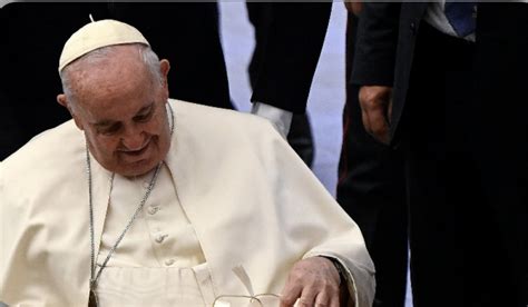 Папа Франциск Украйна трябва да има куража да развее бялото знаме Новини от информационна