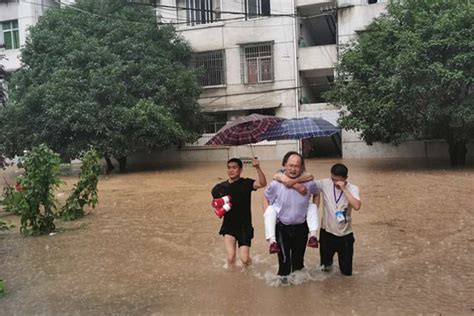 学校党员干部全力投入防汛救灾工作 新闻网