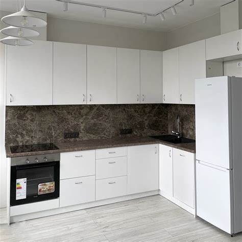 Угловой кухонный гарнитур белый и столешница под мрамор Gene Kitchen Set по цене 235 600 руб