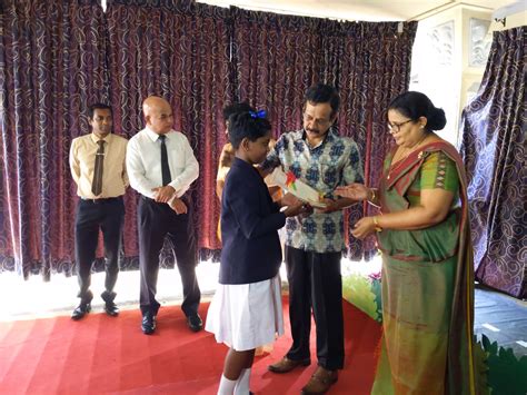 මාර්ග නීති පිළිපදිමු අනතුරු වළකමු මැයෙන් යුතු චිත්‍ර තරගයේ ජයග්‍රාහකයන්ට ත්‍යාග හා සහතික පත්