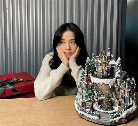 بعد لیسا و جنی و رزی جیسو کیم عکس ویسگون