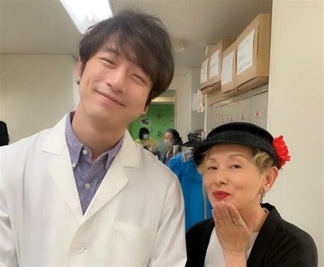 【坂口健太郎の家族構成】父親は他界し母子家庭！母親は元女優で姉や兄弟は？ Mamaicchi