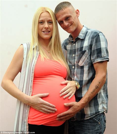 Rare Momo Twins Sharing A Placenta And Amniotic Sac Will Be Delivered Next Week Daily Mail