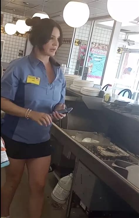 Superstar Pop Singer Lana Del Rey Spotted Working At Cafe And No One