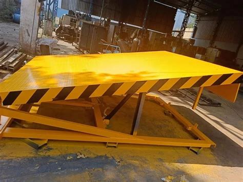 Hydraulic Dock Leveler Mild Steel 6000kg At Rs 190000 In Pune Id 2854646451230