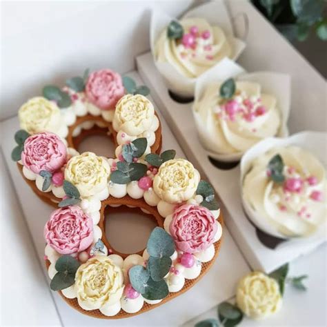 Капкейки с цветами идеальный подарок для мамы