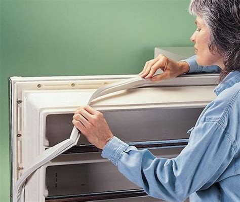 Уплотнительная резинка для дверей холодильника Стинол Аристон Атлант Индезит Самсунг