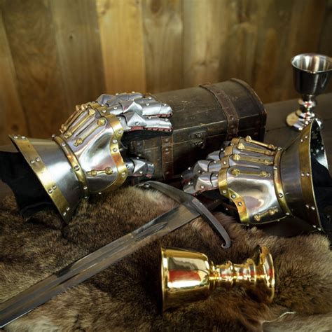 14th Century Hourglass Gauntlets With Brass Fittings The Red Knight