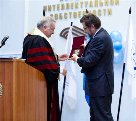 УНСС ПРОФ Д Р БОРИСЛАВ БОРИСОВ ЗА ТРЕТИ ПЪТ “ПОЧЕТЕН ПРОФЕСОР” “ДОКТОР ХОНОРИС КАУЗА” НА