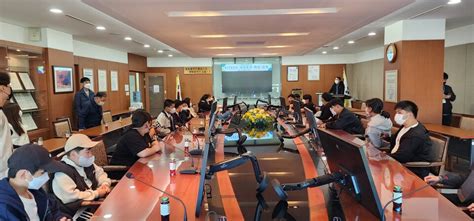 1004섬 신안신의중에서 꽃피운 진로교육 탐험하라 꿈꾸라 발견하라”