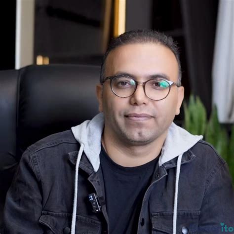 دکتر امید زرگرانی جراح بینی در شیراز