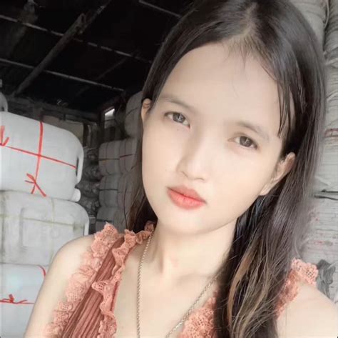 ម៉ាក់ ស្រីននុ On Reels