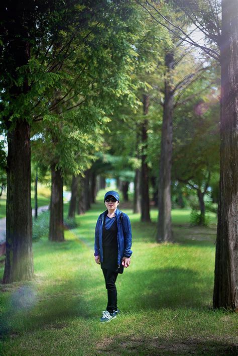 a7s 50mm 0 95 공원 산책중에 소니 Talk