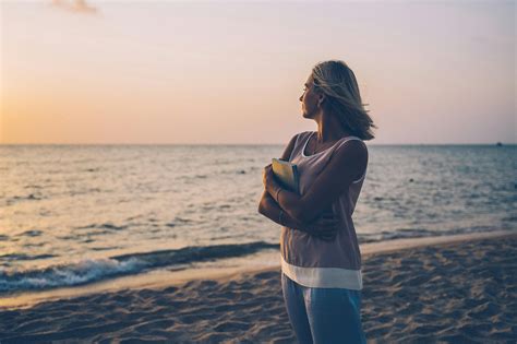 Woman Wearing No Clothes On The Beach Photos Download The Best Free