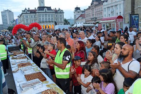 U Srcu Vojvodine U Novom Sadu Održano Druženje Ulica Otvorenog Srca Bajramska Sofra
