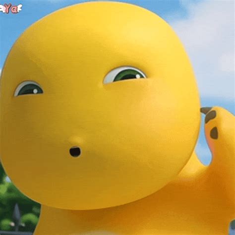奶龙嘚瑟懒洋洋表情包 可爱小黄龙表情呆萌，一手摸头一脸疑惑超有趣表情包图片动图 求表情网斗图从此不求人