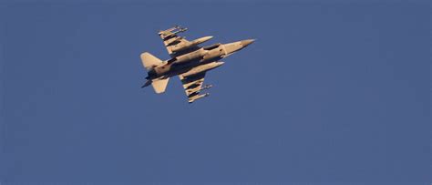 Fact Check Does This Video Show A Russian Missile Intercepting A U S