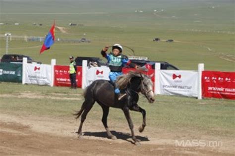 Эрлийз дээд насны морьдын уралдаанд Завхан аймгийн Тосонцэнгэл сумын