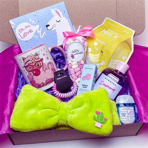 Подарунок для дівчини дівчинки бокс з косметикою та аксесуарами Wow