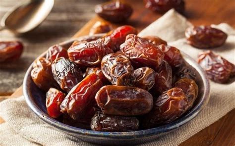 நீதியைத் தேடி ராசா துரியன் வழக்கறிஞர் பேரீச்சையில் நிறைந்துள்ள அதிக அளவிலான இரும்புச்சத்து