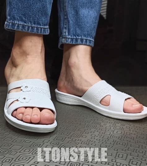 Шлепанцы женские белые резиновые летние р 38 24 5 см 00847 Оригинальная обувь Rozetka