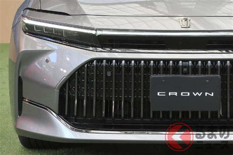 全長5m超！ トヨタ新型「クラウンセダン」カッコいいと話題に！ 巨大化したボディへの反響は？ くるまのニュース