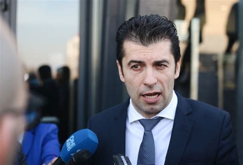 ИЗВЪНРЕДНО В ПИК Кирил Петков катастрофира има пострадали Информационна агенция ПИК