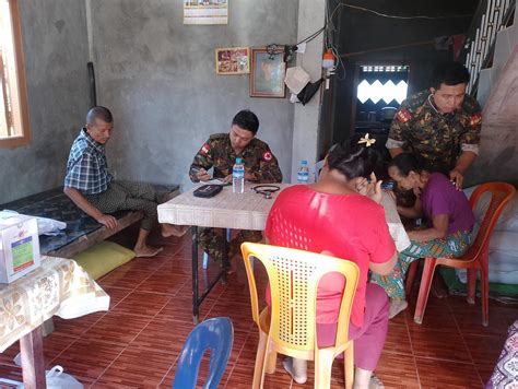 ပုဏ္ဏားကျွန်းမြို့၊ ရွာဟောင်းရပ်ကွက်၌ အနောက်ပိုင်းတိုင်းစစ်ဌာနချုပ်၊ နယ်လှည့်ဆေးကုသရေးအဖွဲ့မ