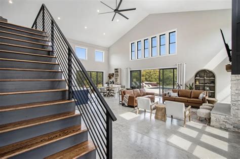 6 Amazing 2 Story Barndominium Interiors You Want To See