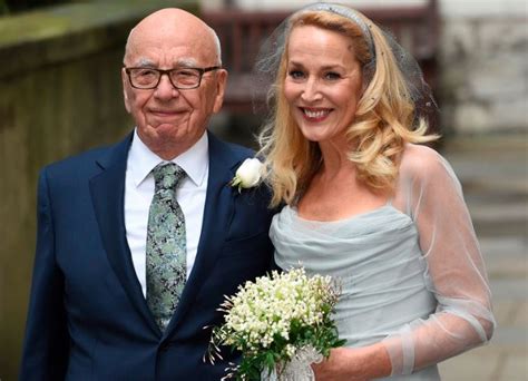 ЧЕТИРИ МЕСЕЦИ ПО РАСКИНУВАЊЕТО НА СВРШУВАЧКАТА Познатиот милијардер на 92 години повторно се