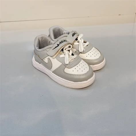 خرید و قیمت کفش اسپرت نایک بچگانه پسرانه و دخترانه بندنمایشی چسبکی زیره