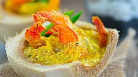 ডাব চিংড়ির ট্র্যাডিশনাল স্বাদ আসবে আপনার হাতেই দেখুন কীভাবে বানাবেন