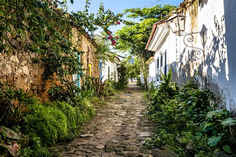 화재 거리 브라질 파라티의 루아 두 포고 식민지 시대 주택과 거리 0명에 대한 스톡 사진 및 기타 이미지 0명 거리 건물 정면 Istock