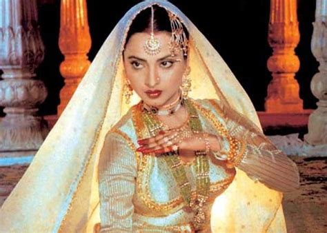Rekha Bollywood Actress Her Fashion Statement Utsavpedia