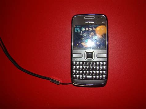Nokia E72 original srebrna, kutija i uputstva i gar. 1450 kn