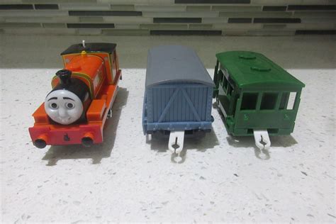 Thomas And Friends Trackmaster Billy And Chicken Car Works Hit Toy 2007 Complete Set 4595531213