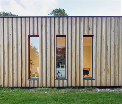 Adam Knibb Adds Modern Extension To Hampshire Barn Conversion