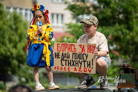 Два роки неволі у Києві пройшла акція на підтримку захисників у полоні