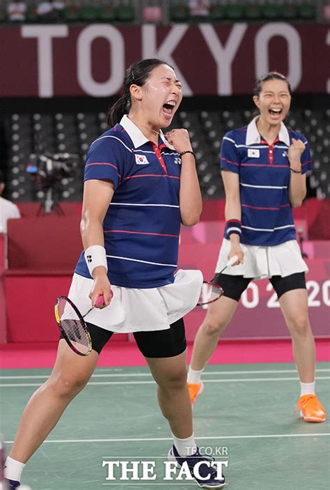 원피스부터 히잡까지…다양해진 여자 배드민턴 패션 [tf사진관] 스포츠종합 기사 더팩트