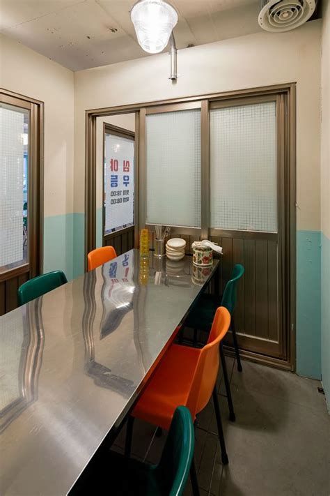 레트로 복고풍 분위기의 40평 술집 인테리어 컨셉 Korean Bbq Bbq