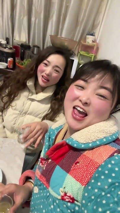 敬往事一杯酒 在一起的时光 把酒倒满来个不醉不休 Youtube
