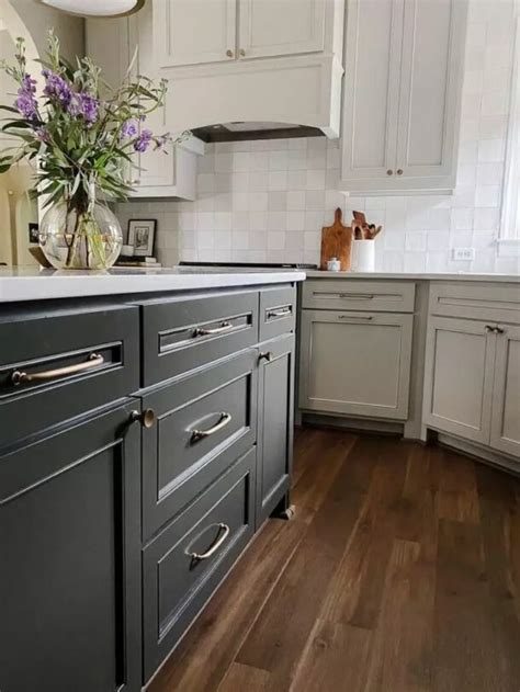 Sherwin Williams Urbane Bronze Sw 7048 Color Review Setting For Four