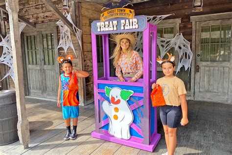 Your Knotts Scary Farm Survival Guide 2025