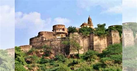 एकलिंगेश्वर महादेव मंदिर मंदिरात शंकराच्या पिंडीशिवाय इतर कोणतीही मूर्ती ठेवल्यास ती होते गायब