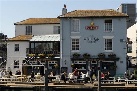 11 Amazing Traditional Portsmouth Pubs You Must Visit In Pictures