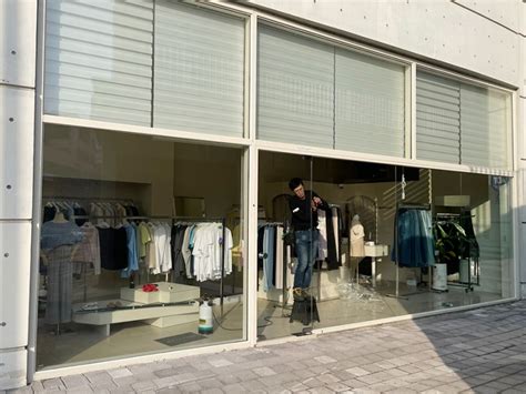 옷가게 자외선 차단 단열 필름이 밝아도 효과는 분명합니다 네이버 블로그