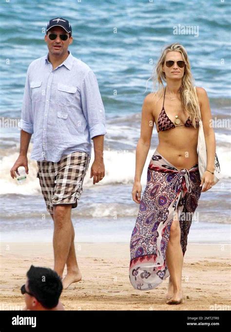 Newlyweds Molly Sims 38 And Scott Stuber 42 Stroll Hand In Hand On