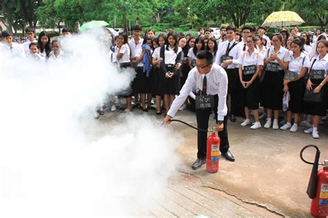 โครงการอบรมฝึกซ้อมดับเพลิงและฝึกซ้อมหนีไฟ ประจำปีการศึกษา 2558 Swu Physical Therapy