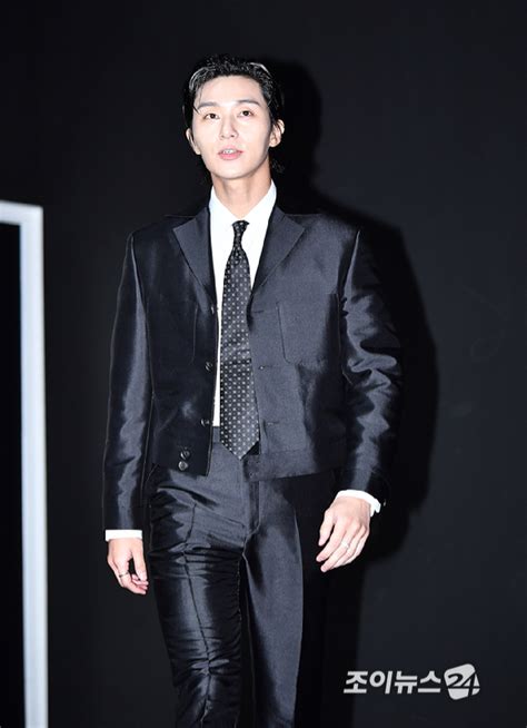 포토 박서준 빛나는 비주얼