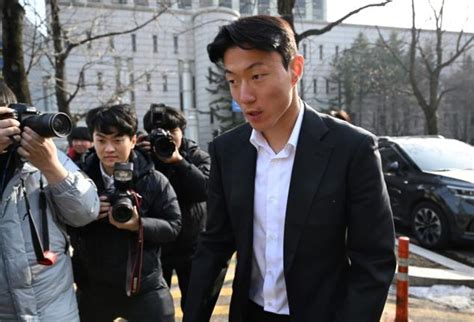 S Korean Footballer Hwang Ui Jo Gets Suspended Jail Term In Sex Video